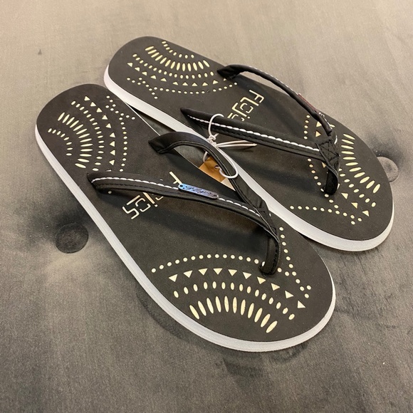 Flojos | Shoes | Flojos Black Laser Cut Sandals | Poshmark